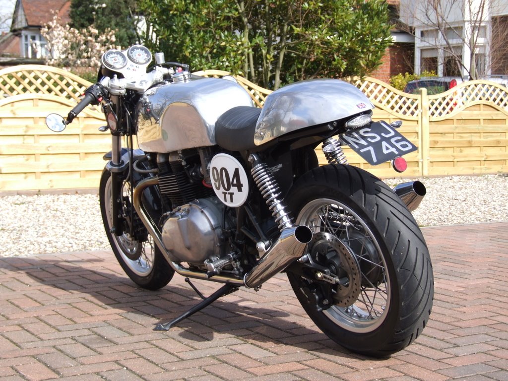 Triumph Thruxton Cafe Racer - Return of the Cafe Racers