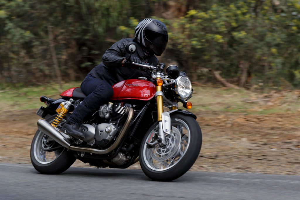 Triumph Thruxton R - Ride Review - Return of the Cafe Racers