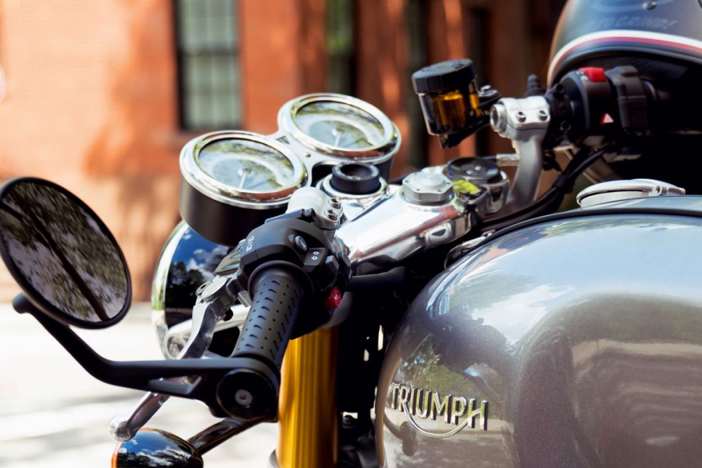 Triumph Thruxton R - Ride Review - Return of the Cafe Racers