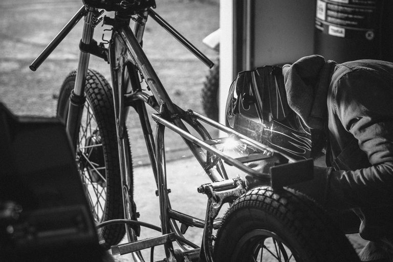 Engine engine 25 - Yamaha DT250 - Return of the Cafe Racers