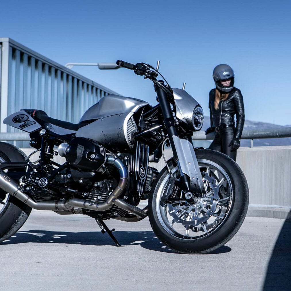 BMW R Nine T - Ride Review - Return of the Cafe Racers