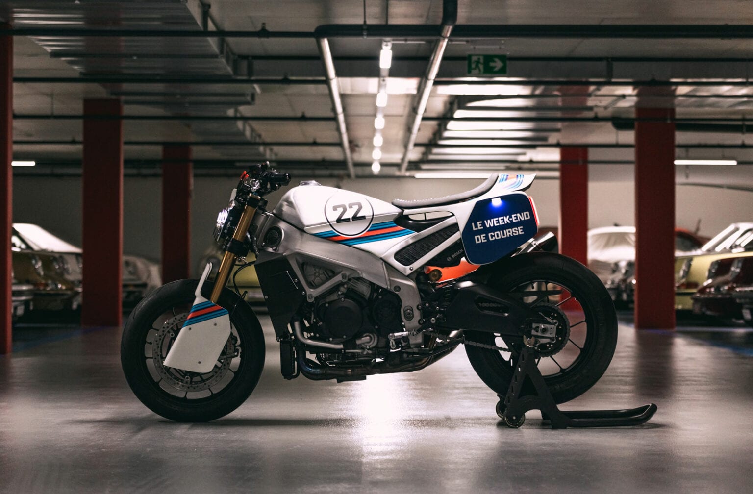 Le Mans - A Martini 917K themed Tuono V4 - Return of the Cafe Racers