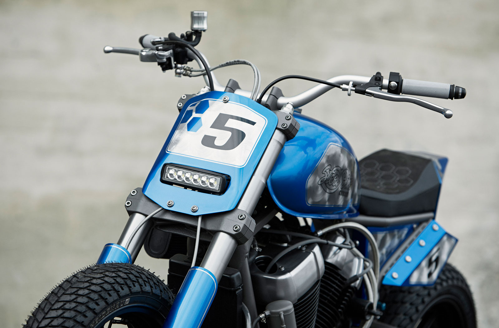 Flat Track Fever - Steel Bike Concept VT750S - Return of the Cafe Racers