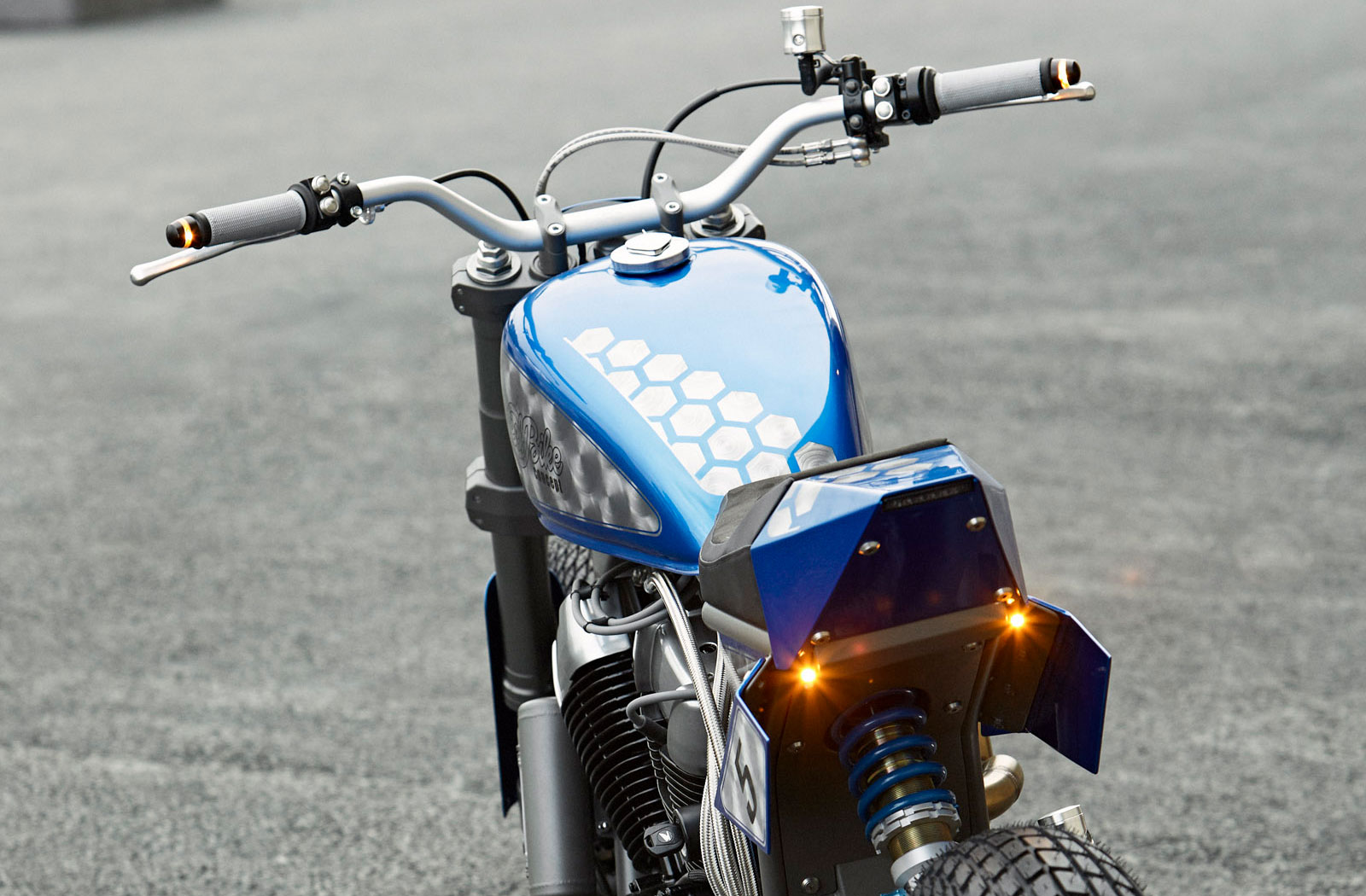 Flat Track Fever - Steel Bike Concept VT750S - Return of the Cafe Racers