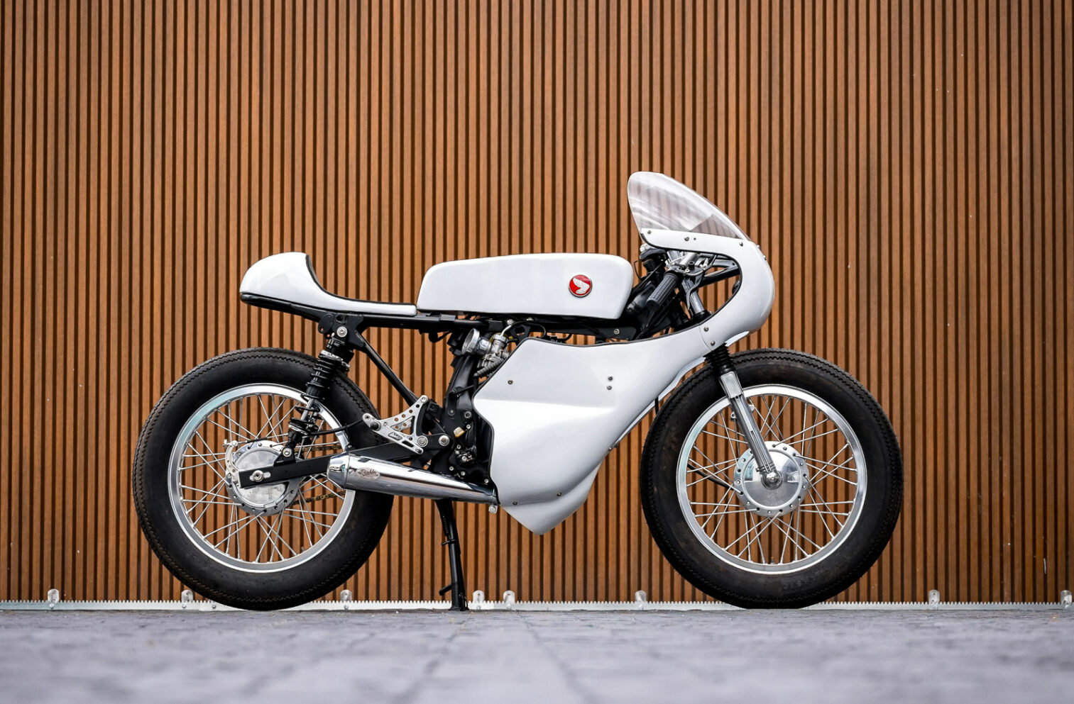 White Wing - K-Speed Honda CB125S Racer - Return of the Cafe Racers
