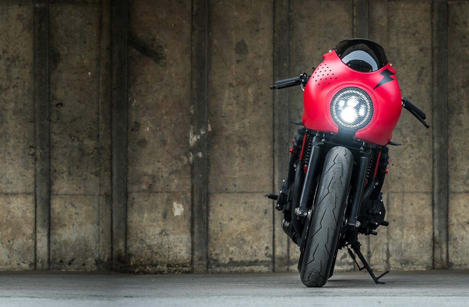 Red Devil - K-Speed Suzuki Bandit 600 - Return of the Cafe Racers