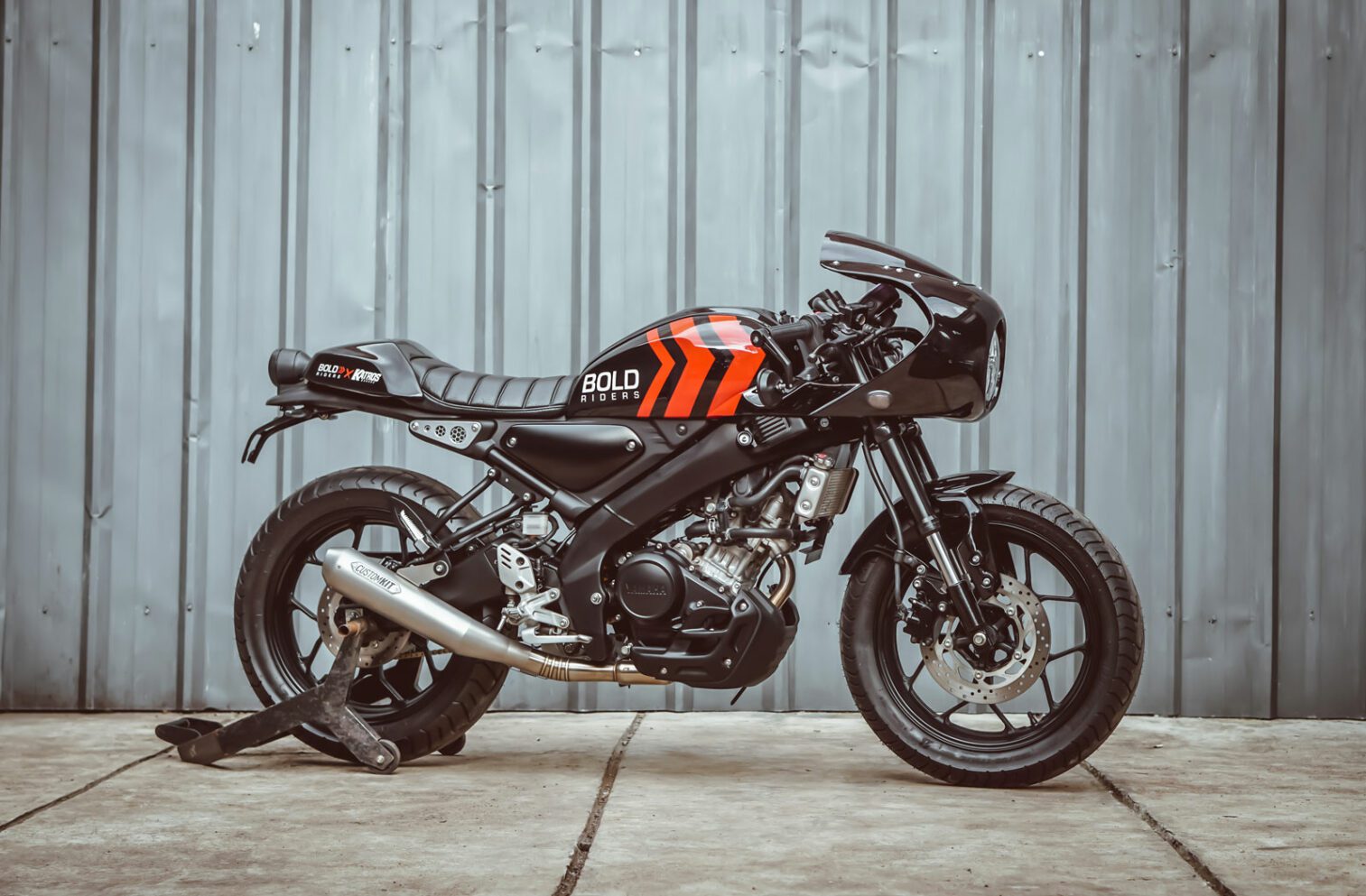 Wildly Mild - Katros Garage Yamaha XSR155 - Return of the Cafe Racers