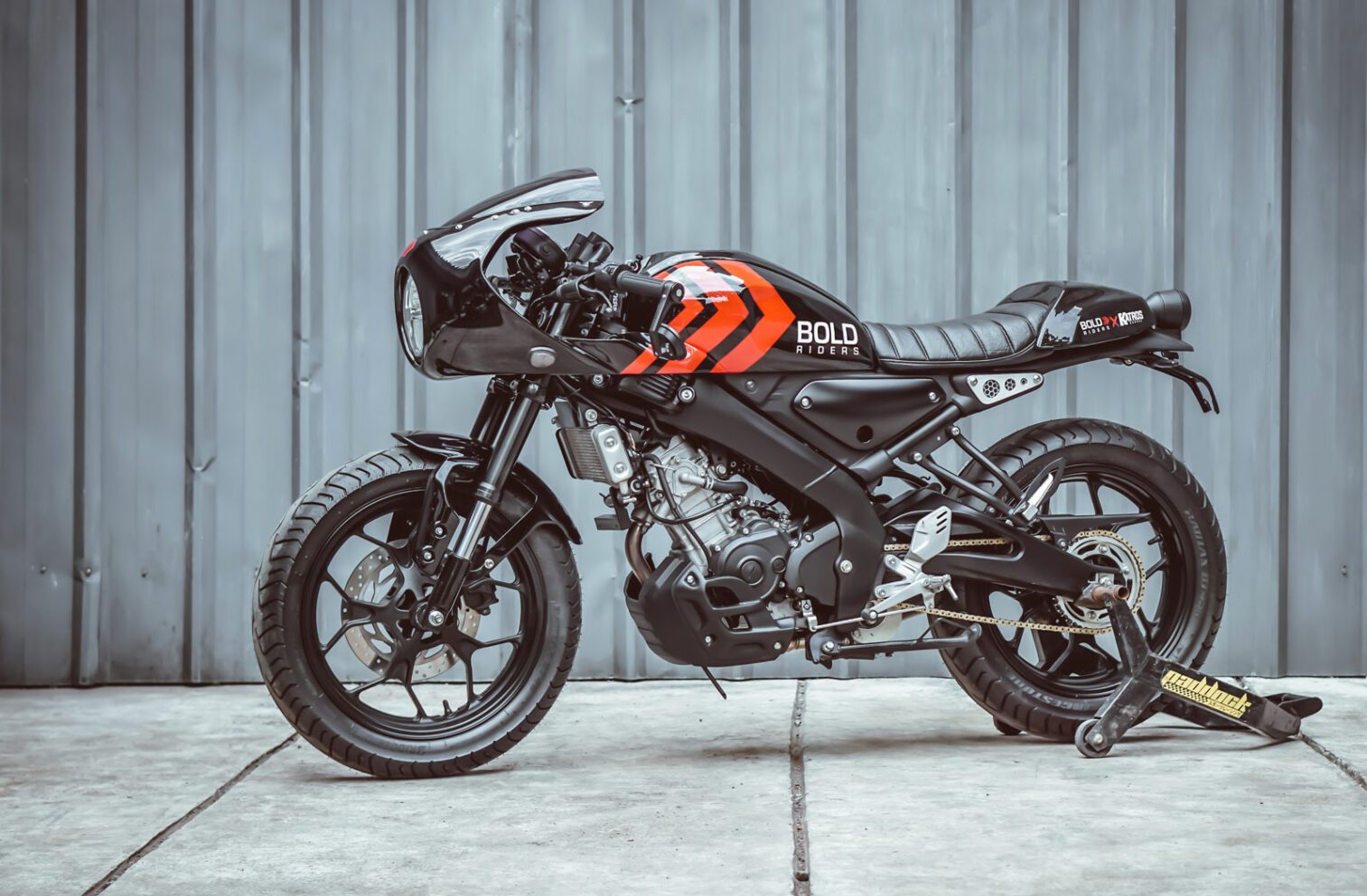 Wildly Mild - Katros Garage Yamaha XSR155 - Return of the Cafe Racers