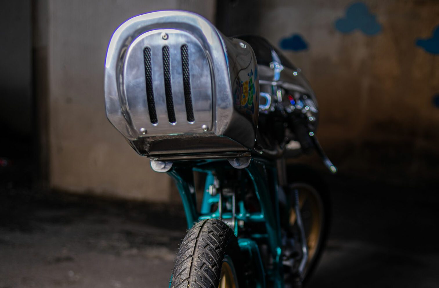 Bike Of The Day: Omega Racer Cavalleggero AR80 - Return of the Cafe Racers