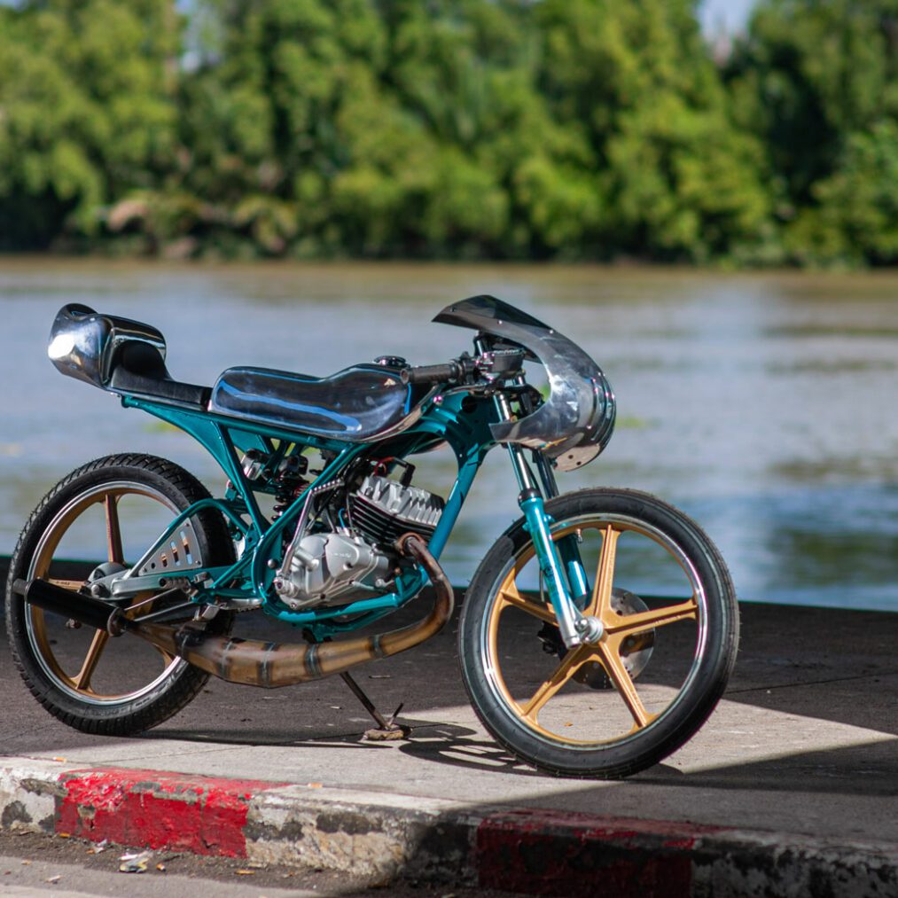 Kawasaki K750 Cafe Racer - Return of the Cafe Racers