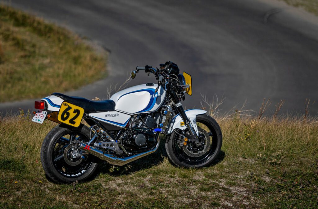 OMGWTF - Stu Lloyd Yamaha RD350LC - Return of the Cafe Racers