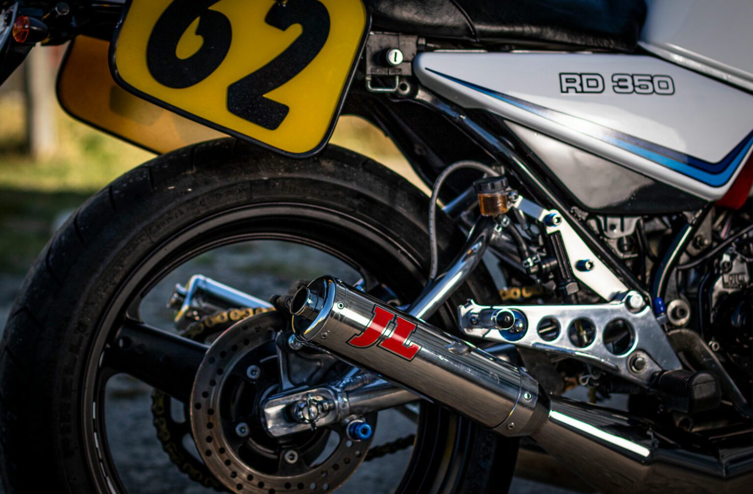 OMGWTF - Stu Lloyd Yamaha RD350LC - Return of the Cafe Racers