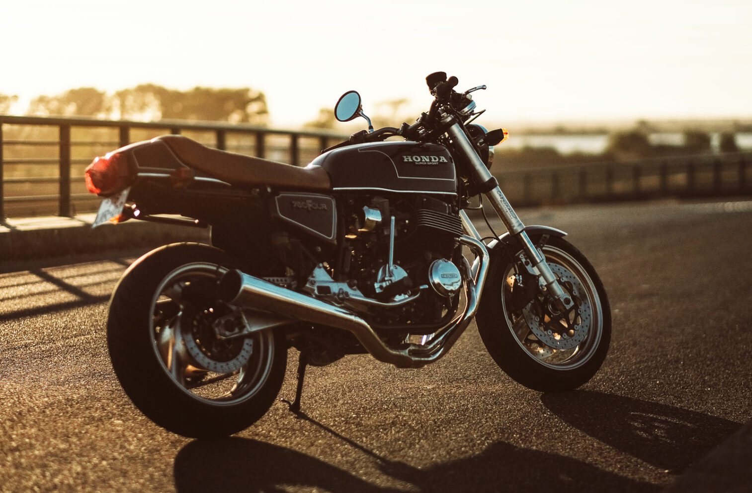 Honda Hanashi - Cafeina Motorcycles CB750 Four - Return of the Cafe Racers