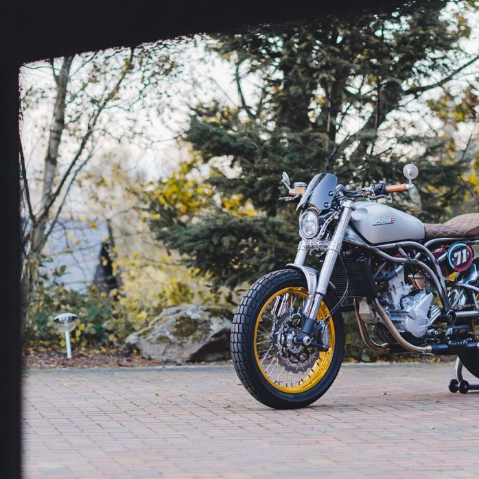 Husqvarna Svartpilen 401 Ride Review - Return of the Cafe Racers