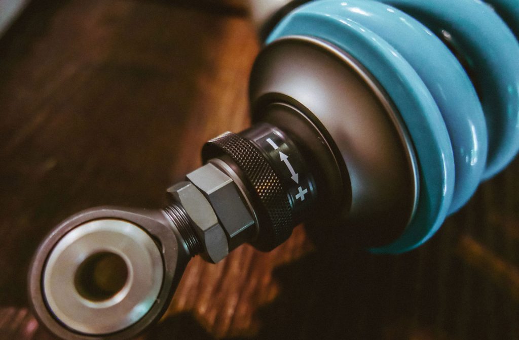 Suspension Upgrade - Nitron NTR R2 Install - Return of the Cafe Racers