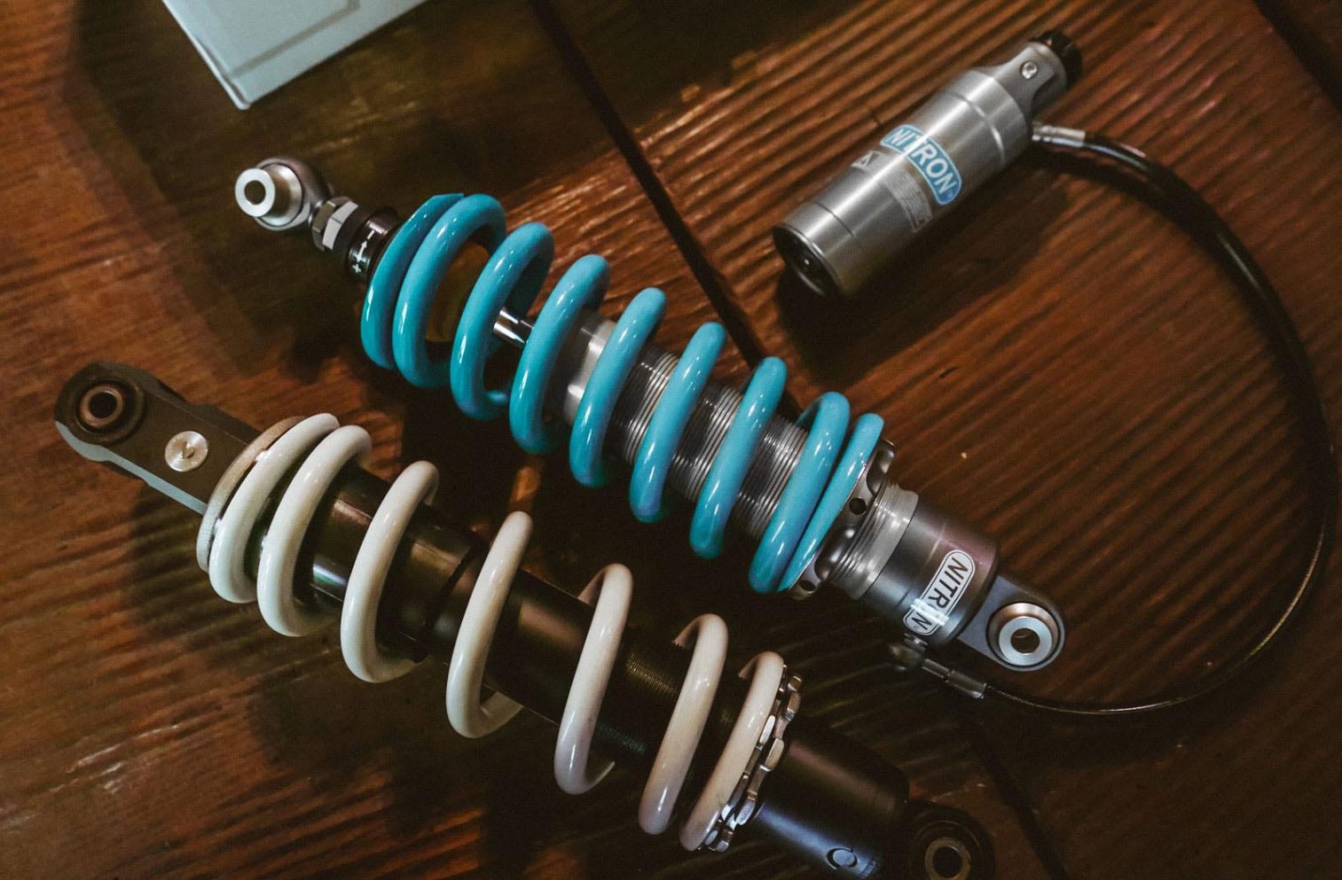 Suspension Upgrade - Nitron NTR R2 Install - Return of the Cafe Racers