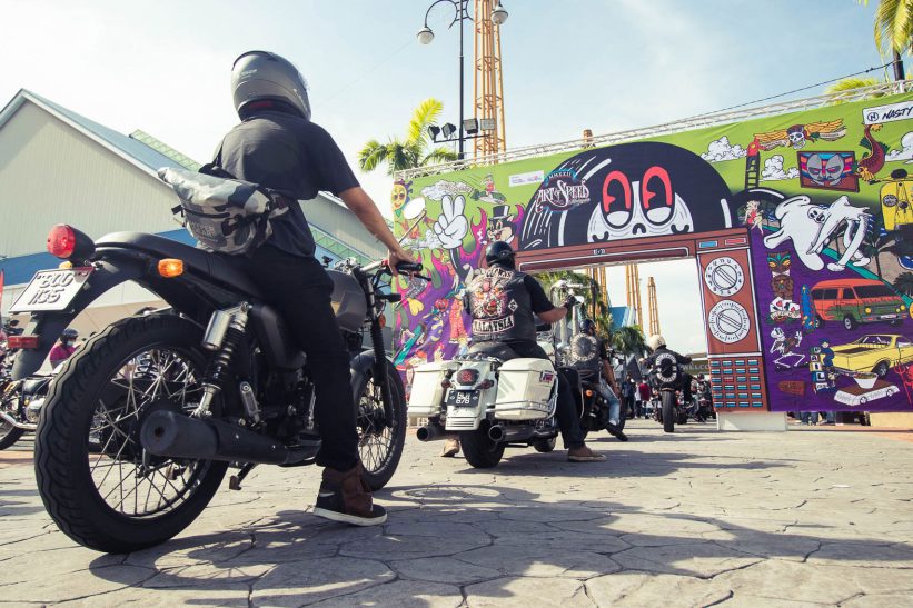 Triple Shot - Bad Ass Triumph Speed Triple - Return of the Cafe Racers