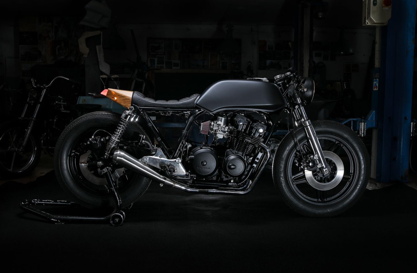 Lux Libertas: Gas & Retro Honda CB750 Cafe Racer - Return of the Cafe ...