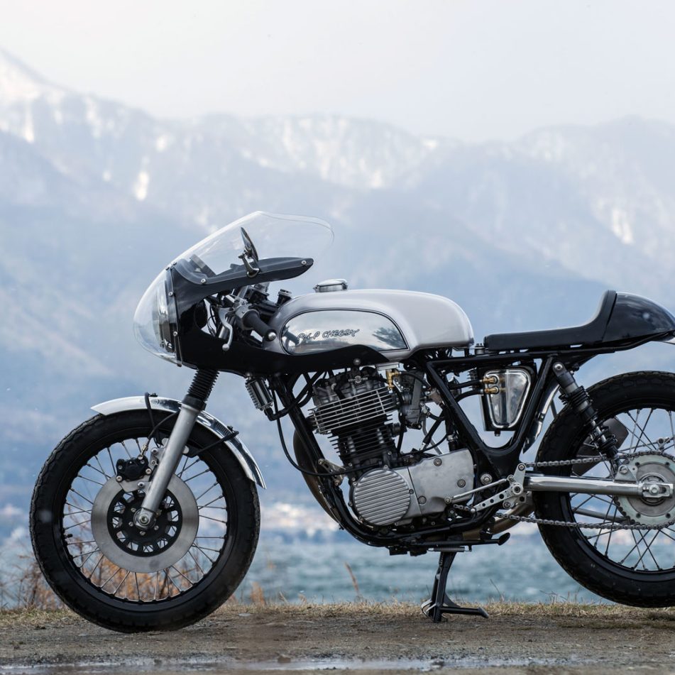 Tasteful Triton - Berry Bads' Norton featherbed - Return of the Cafe Racers