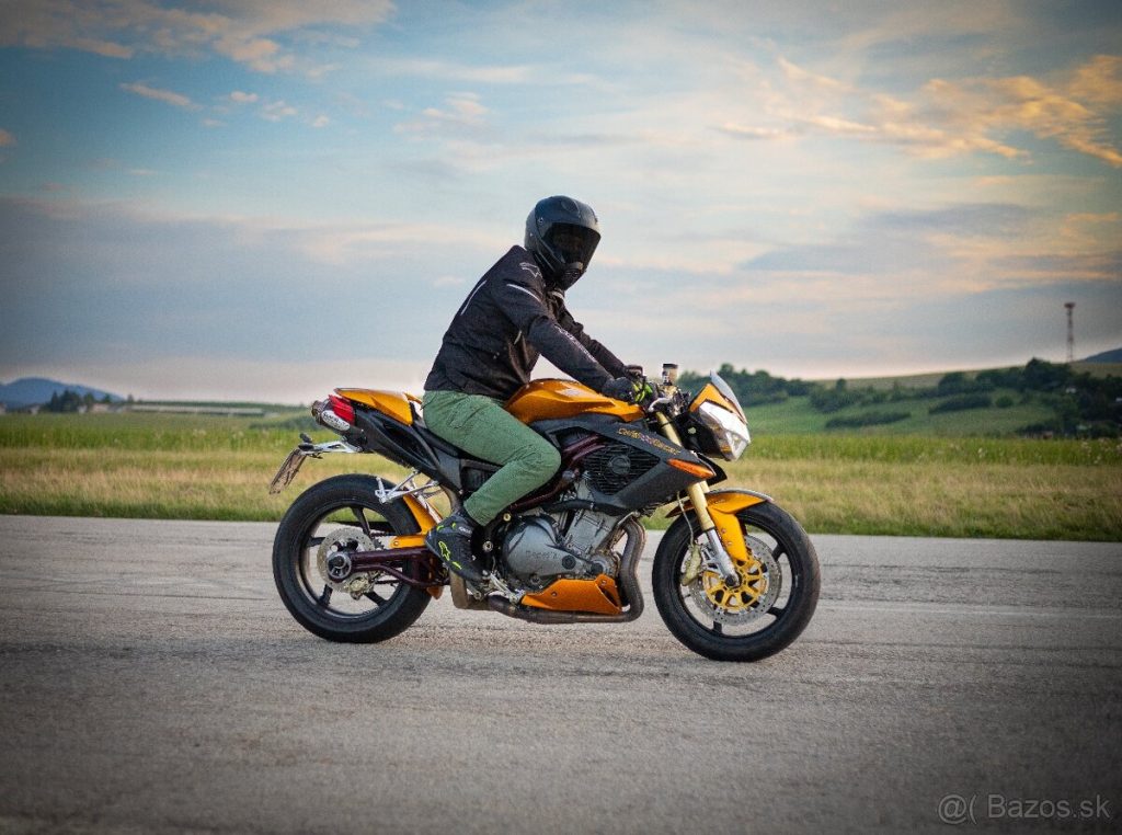 Bike Of The Day: Benelli TNT Cafe Racer 1130 - Return of the Cafe Racers