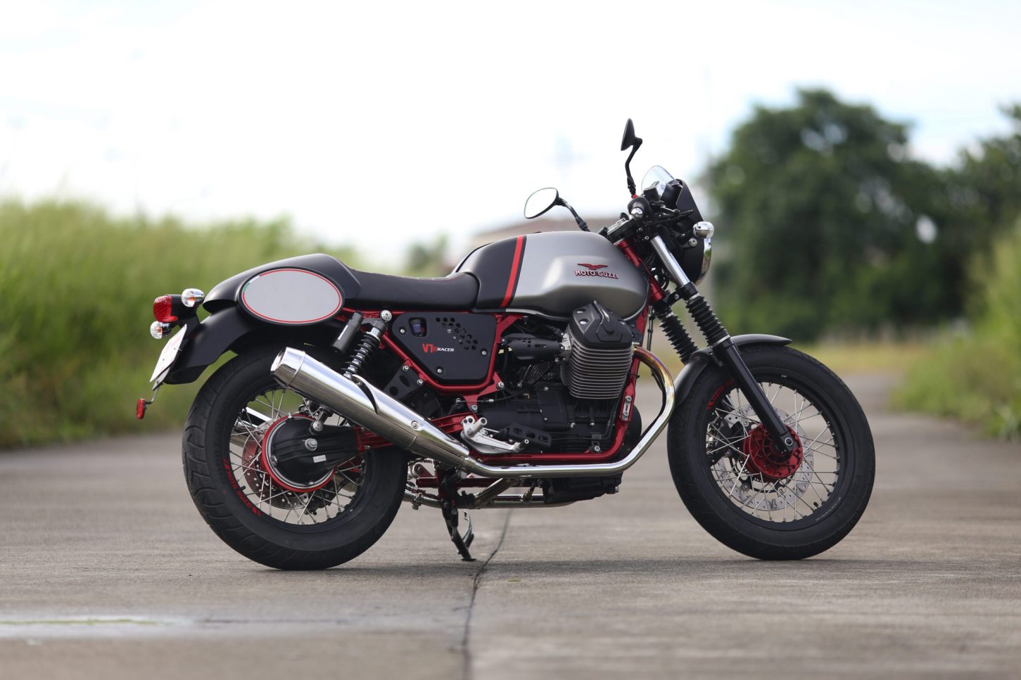 Bike Of The Day: Moto Guzzi V7 III Racer - Return of the Cafe Racers