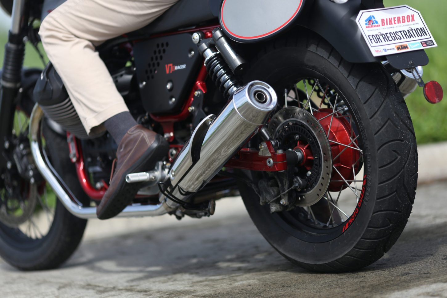 Bike Of The Day: Moto Guzzi V7 III Racer - Return of the Cafe Racers