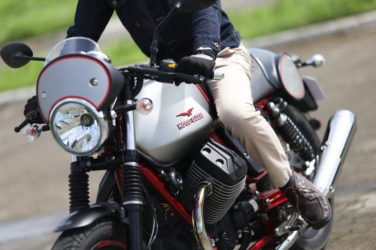 Bike Of The Day: Moto Guzzi V7 III Racer - Return of the Cafe Racers
