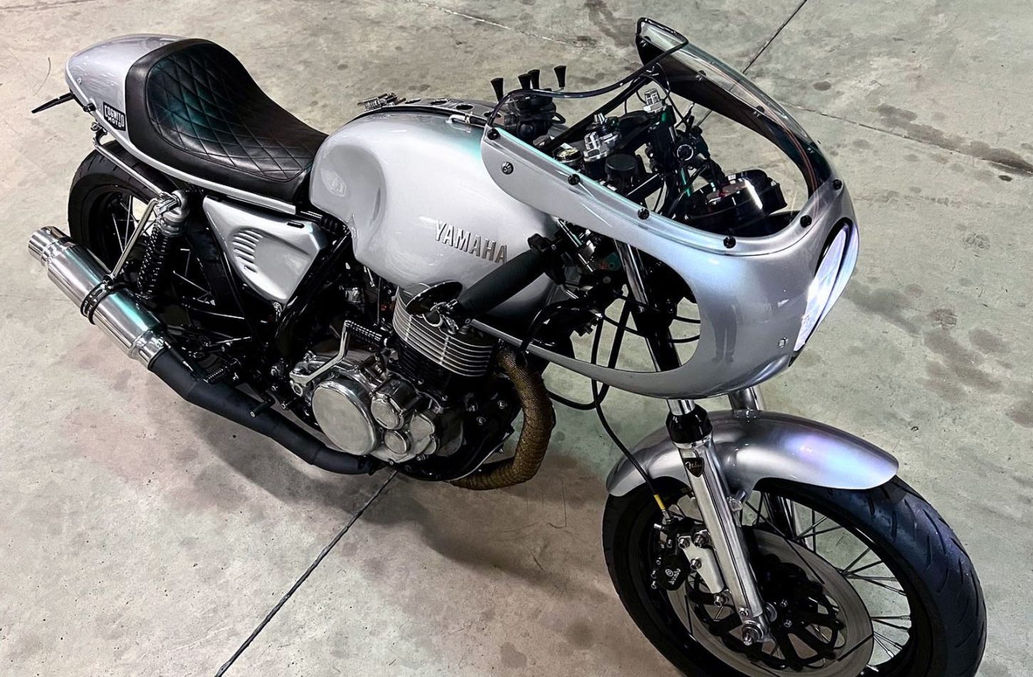 Bike Of The Day: Makato Endo’s Yamaha SR400 Cafe Racer – lickscycles.com