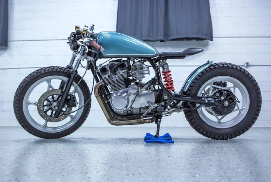 Suzuki Cafe Racer - Return of the Cafe Racers