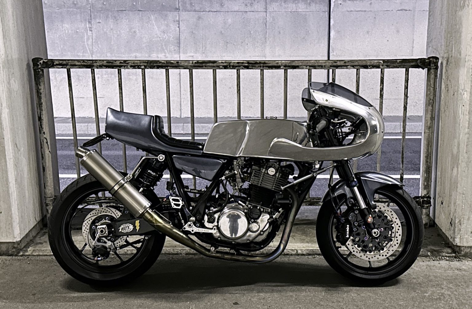 Neo-Retro Cannibal: Youziro's Yamaha SR534 Cafe Racer - Return of the ...