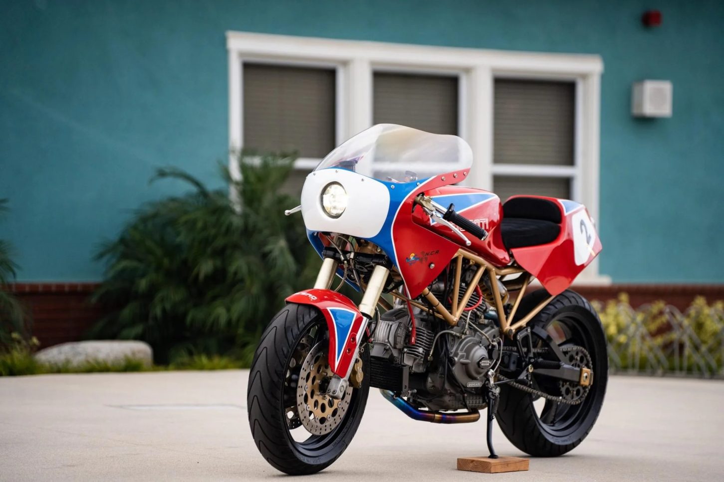 Bike Of The Day: 1994 Ducati 900SS Custom - Return of the Cafe Racers