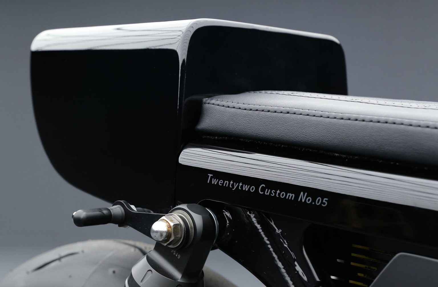 Seeing Red: Persist TwentyTwo Custom Yamaha SR150 - Return of the Cafe ...