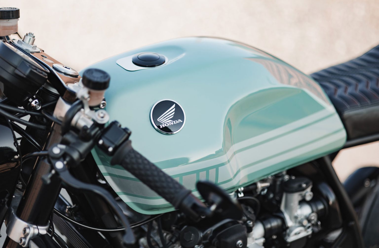 Hannah: Steven Wilson's Honda CB500 K2 - Return of the Cafe Racers