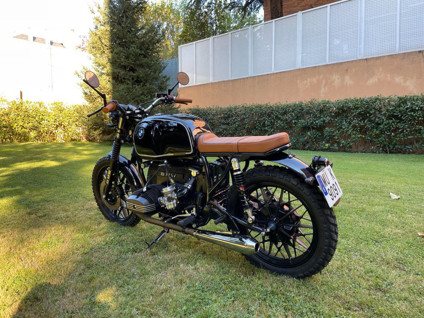 Bike Of The Day: 1975 BMW R45 Café Racer - Return of the Cafe Racers