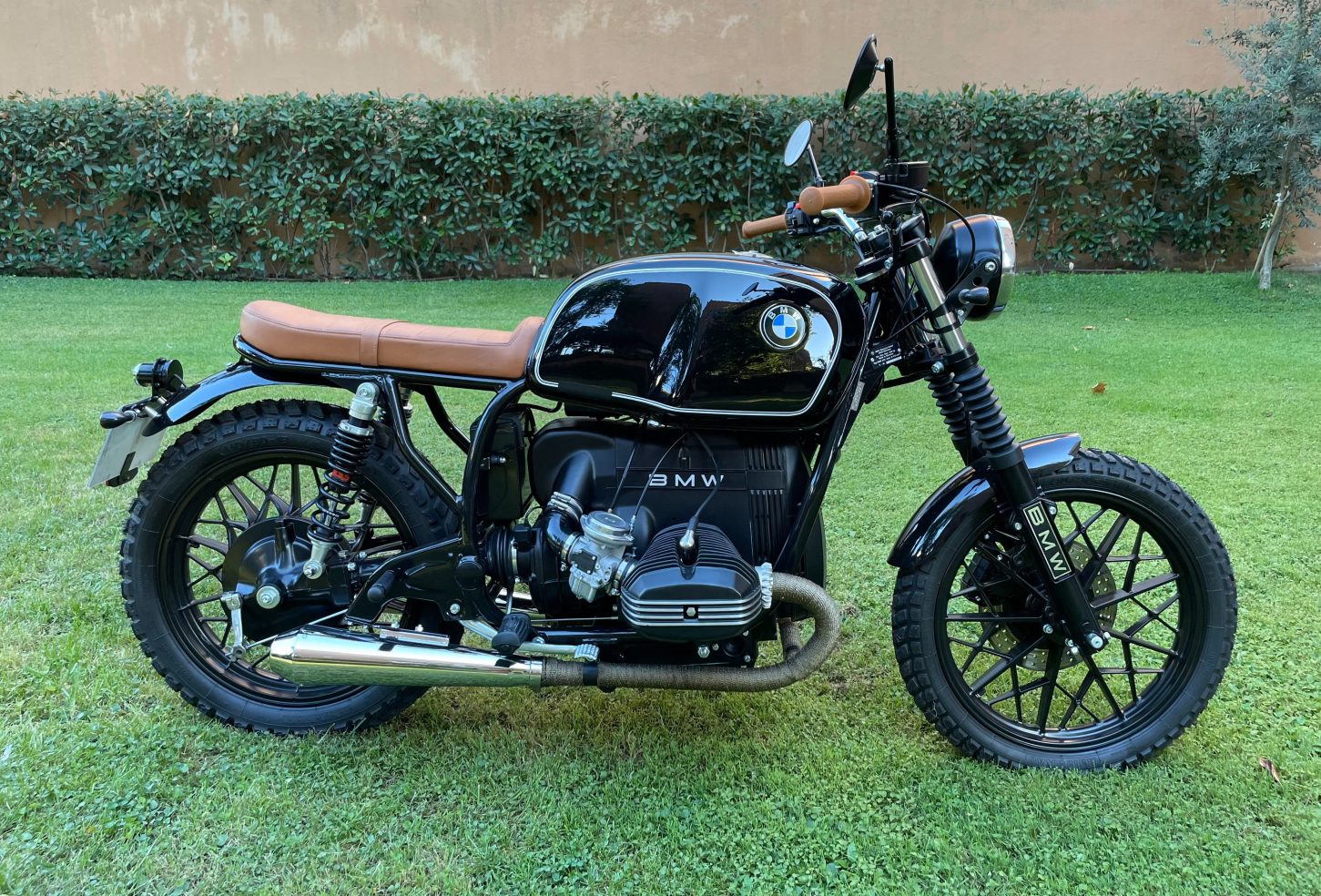 Bike Of The Day: 1975 BMW R45 Café Racer - Return of the Cafe Racers
