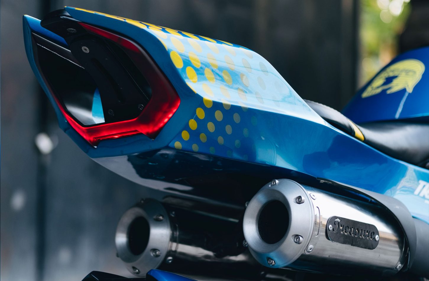 CyberPunk'd: Treasure Garage Kawasaki ER6N - Return of the Cafe Racers