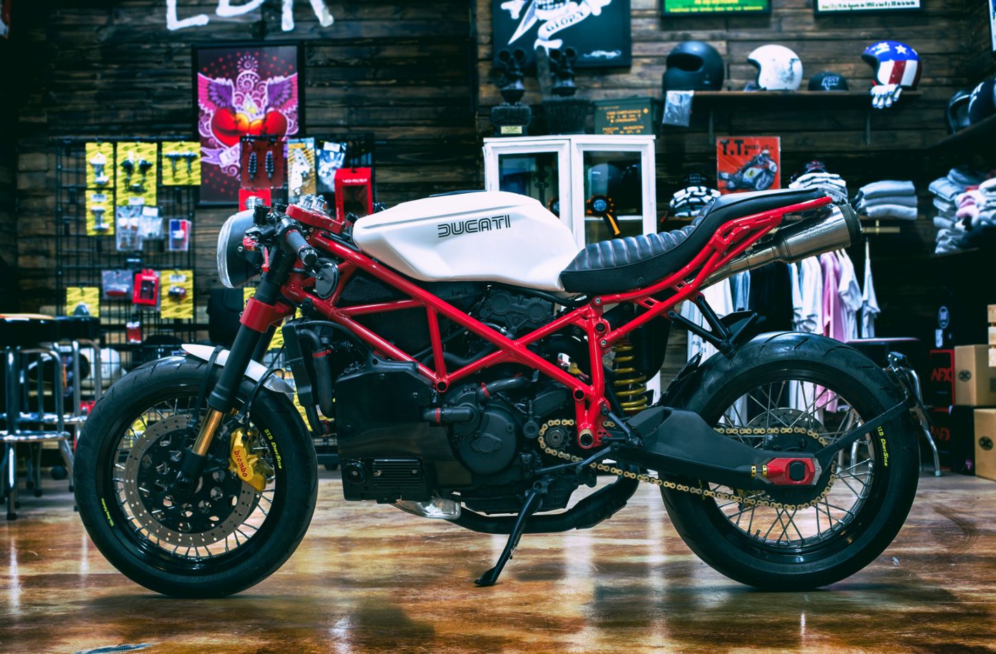 NeoRacer: Lord Drake Kustoms Ducati 999 - Return of the Cafe Racers
