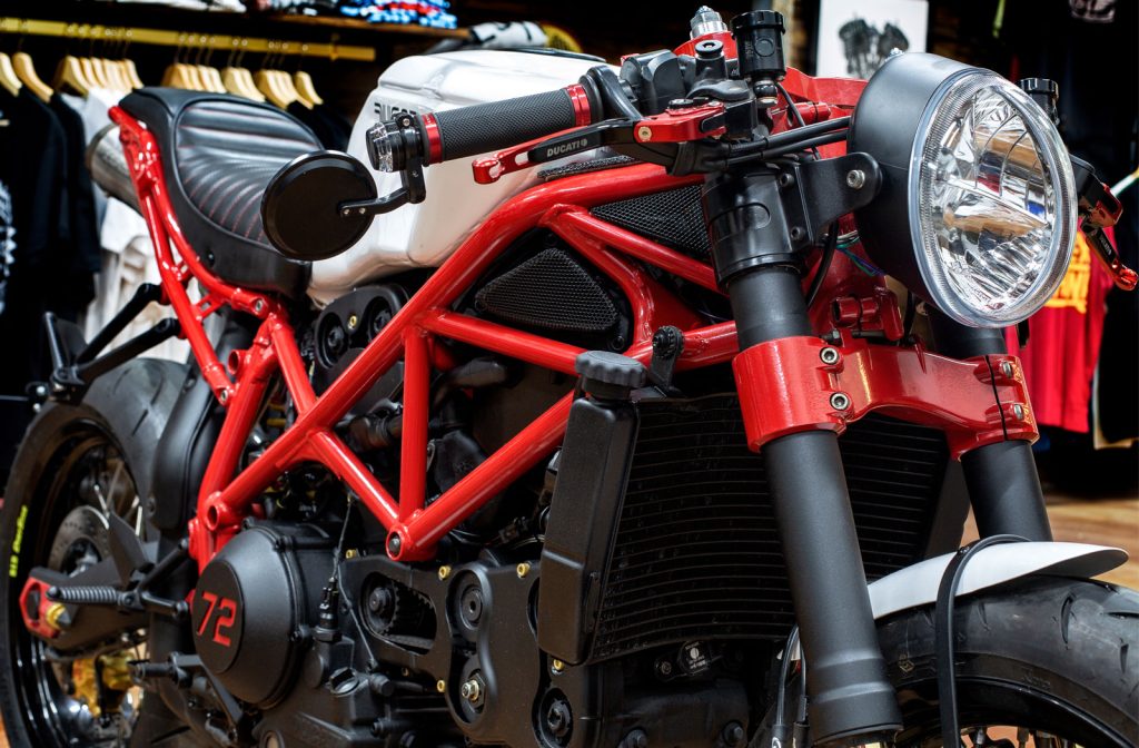NeoRacer: Lord Drake Kustoms Ducati 999 - Return of the Cafe Racers