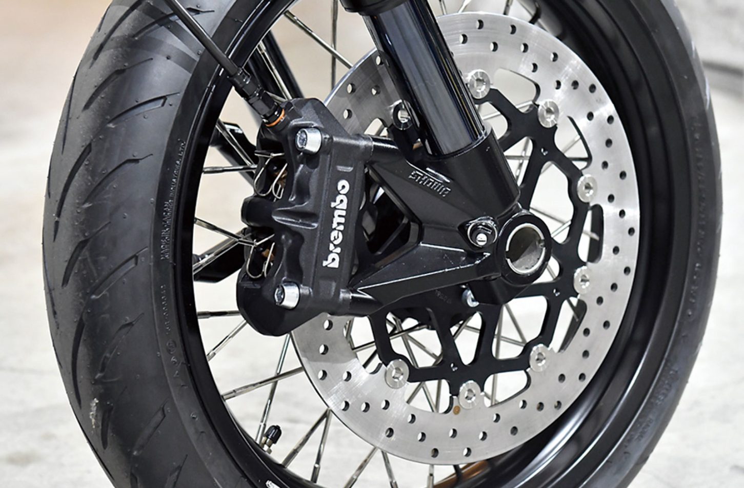 Sweet Single: Candy Motorcycle Laboratory SR400 - Return of the Cafe Racers