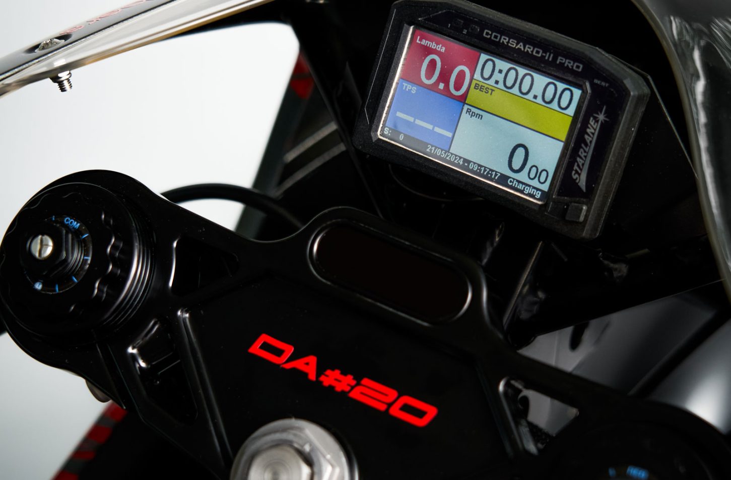 MK Race: Diamond Atelier BMW 2V Track Weapon - Return of the Cafe Racers