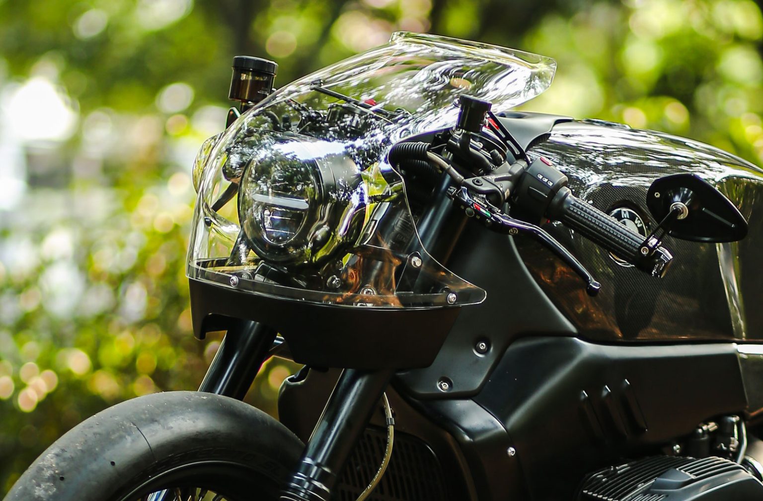 Dark Vengance: Smoked Garage Batman Inspired BMW R nineT - Return of ...