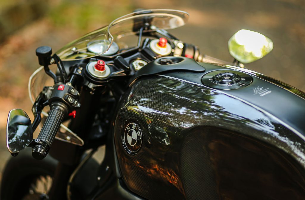 Dark Vengance: Smoked Garage Batman Inspired BMW R nineT - Return of ...