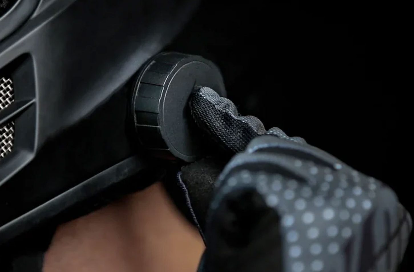 Gear Review: Syphon SoundPro Helmet Speakers - Return of the Cafe Racers